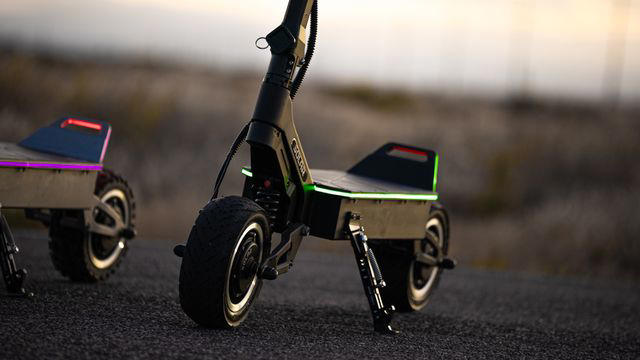 New Solar Hyperion Promises Fast, High-Range E-Scooter Fun – Solar ...